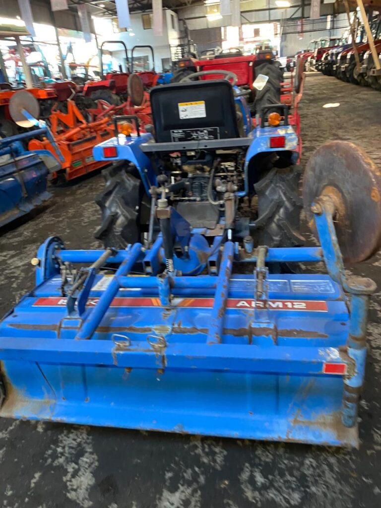 ISEKI TM15 - Import. Export. Sakai Maquinarias Ltda